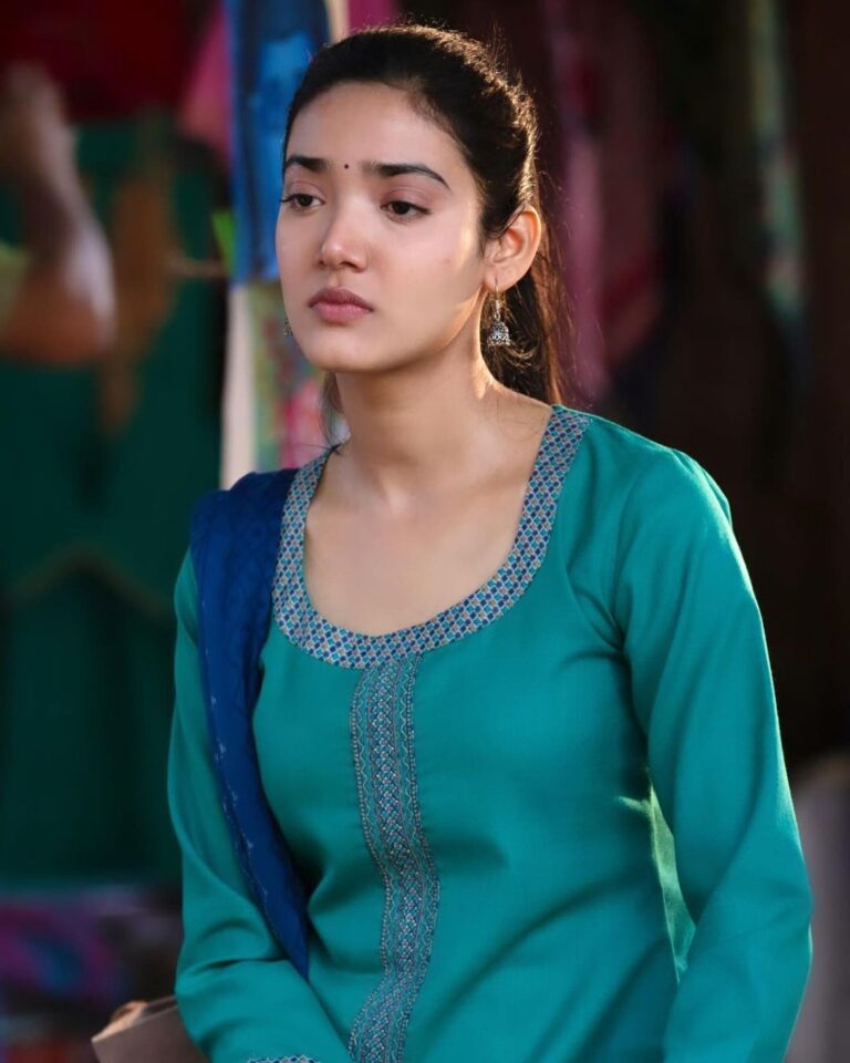 12th Fail Movie Heroine Medha Shankar Biography: Age, Career, Movies ...