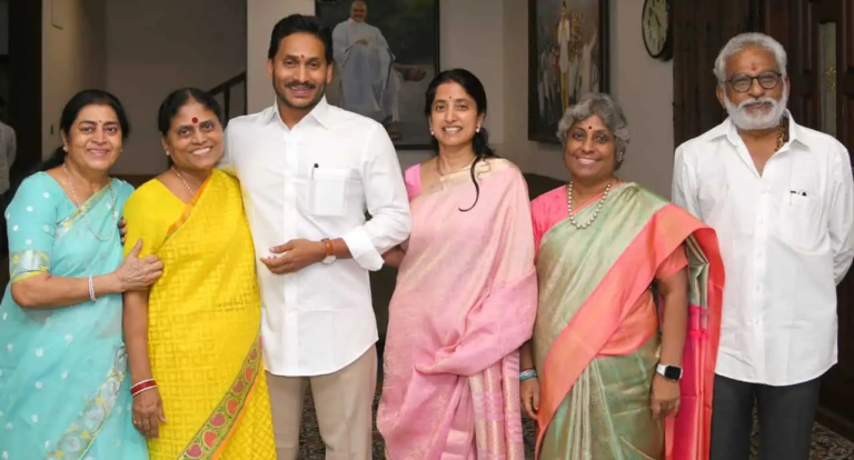 Ys Jagan Mohan Reddy Biography: Age, Wife, Daughters, Sharmila, Ys ...