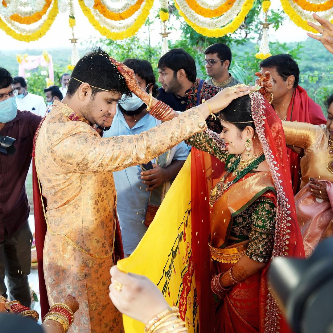 Hero Nikhil Siddharth Wife Pallavi Varma Biography: Age, Career, Early ...