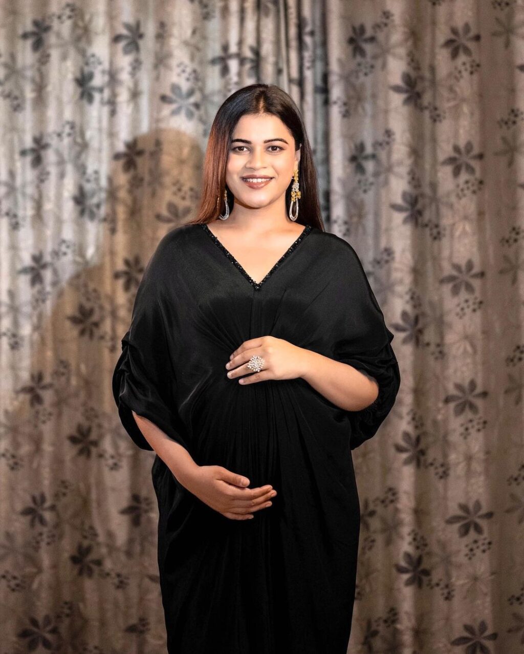 Bhuma Mounika Reddy Biography: First Husband, Father, Family, Son ...