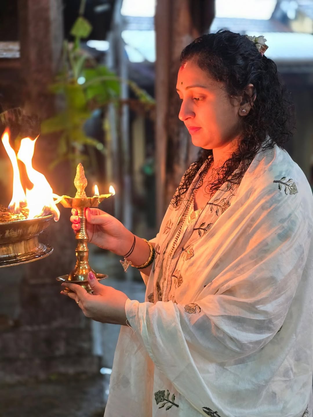 Rishab Shetty Wife Pragathi Shetty Biography: Age, Career, Family, Kids ...